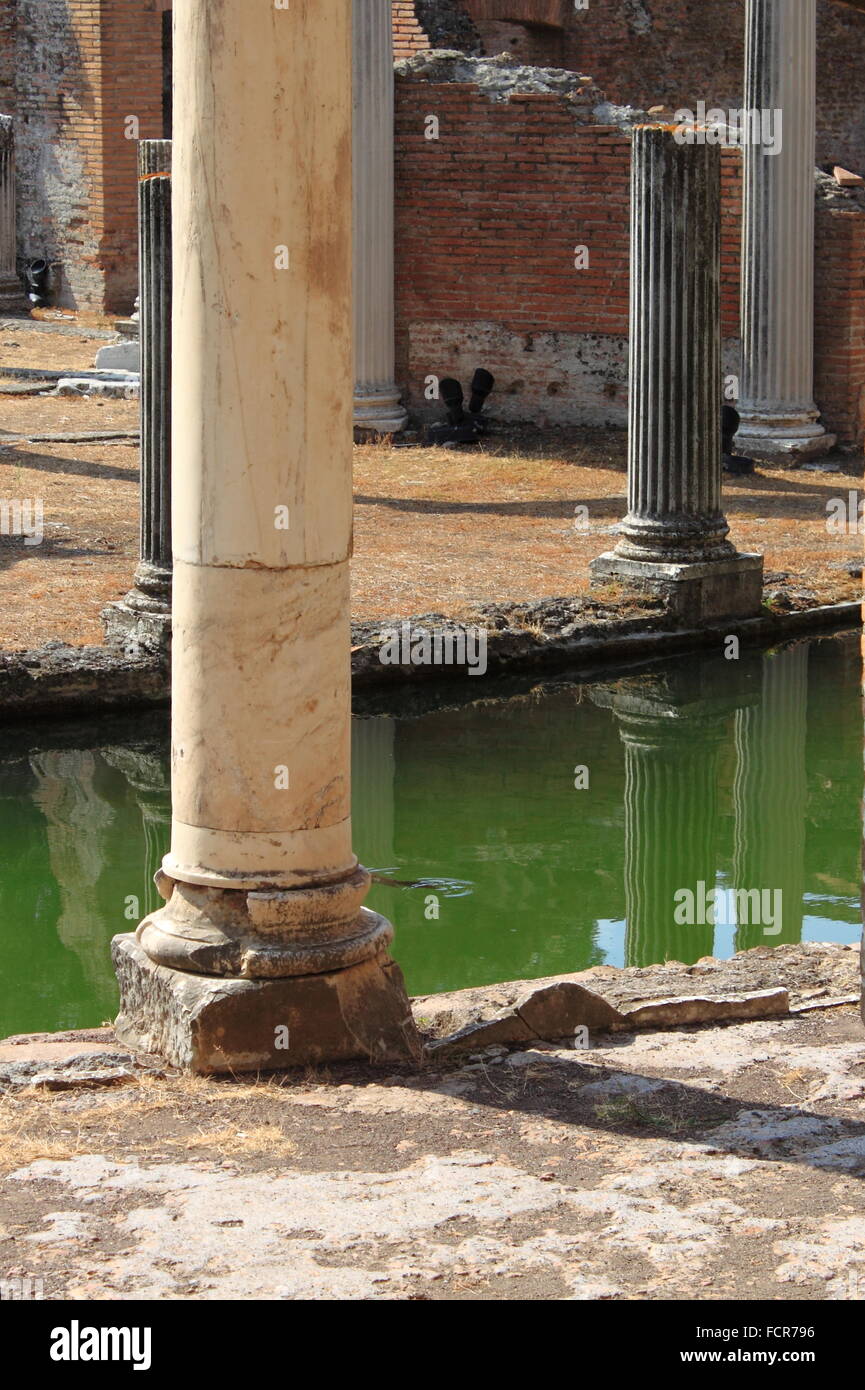 Columns ancient rome hi-res stock photography and images - Alamy