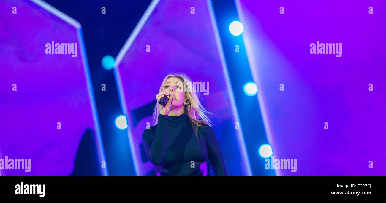 Hamburg, Germany. 21st Jan, 2016. British singer-songwriter Ellie ...