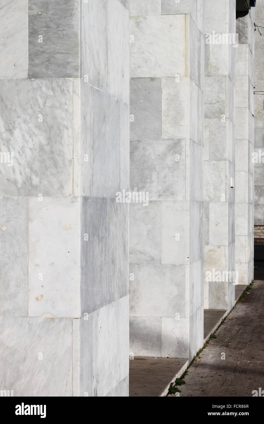 White marble building pillars columns hi-res stock photography and ...