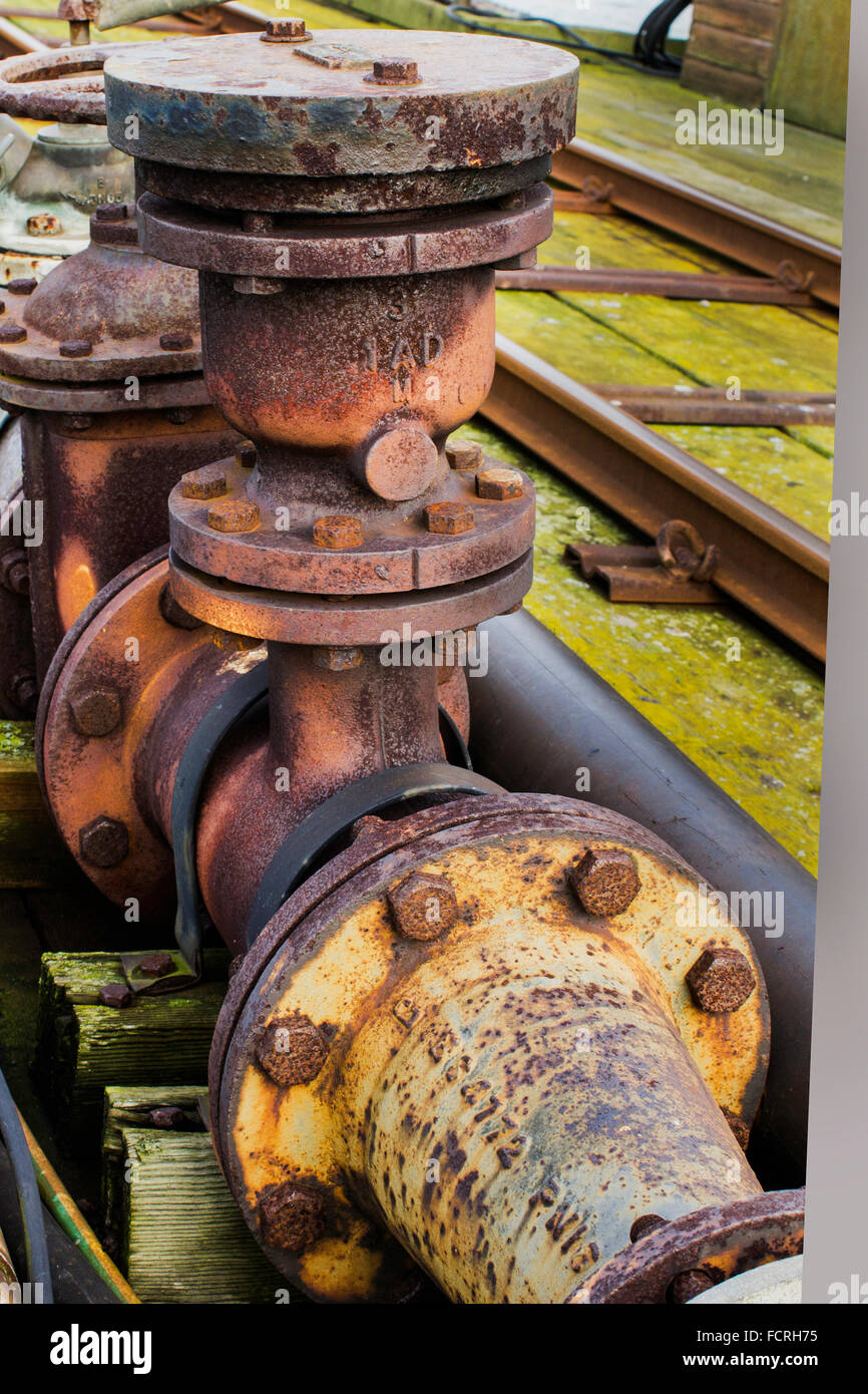 Old valve hi-res stock photography and images - Alamy