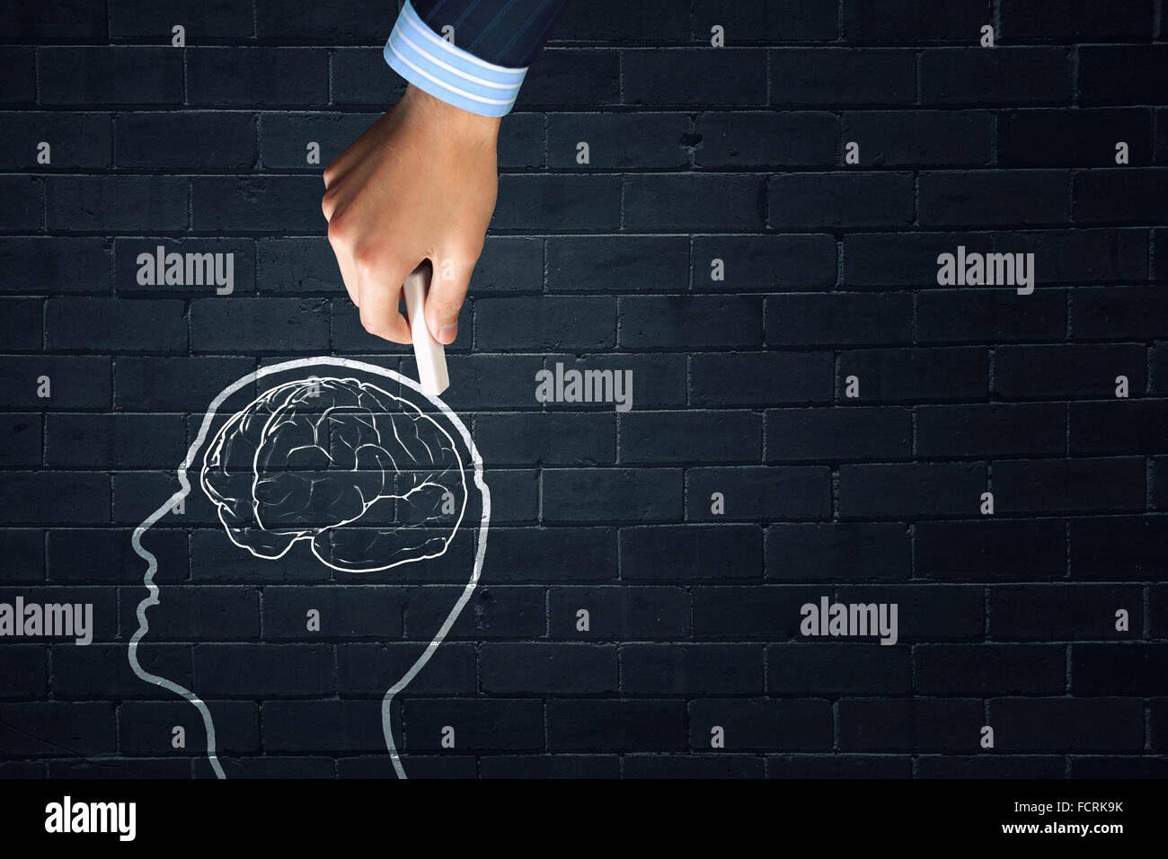 Human hand drawing brain on black chalkboard Stock Photo - Alamy