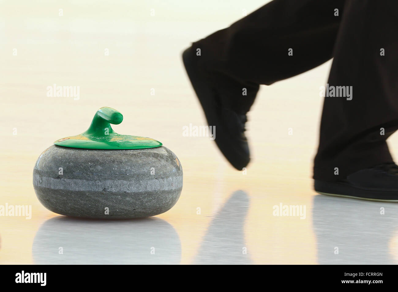 Curling ice players hi-res stock photography and images - Alamy