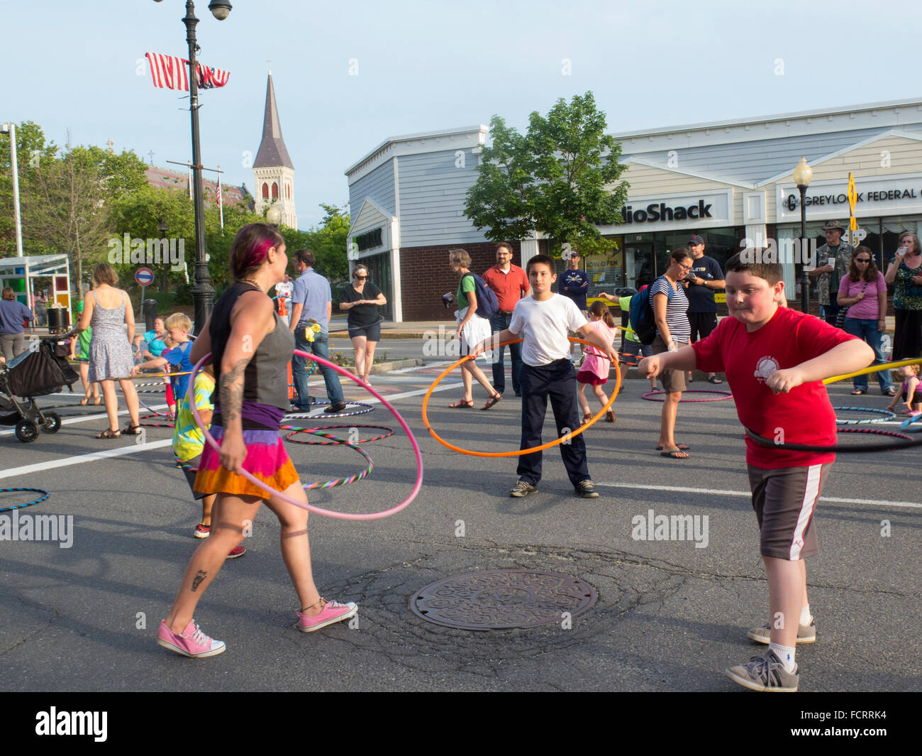 Hula girl street art hi-res stock photography and images - Alamy