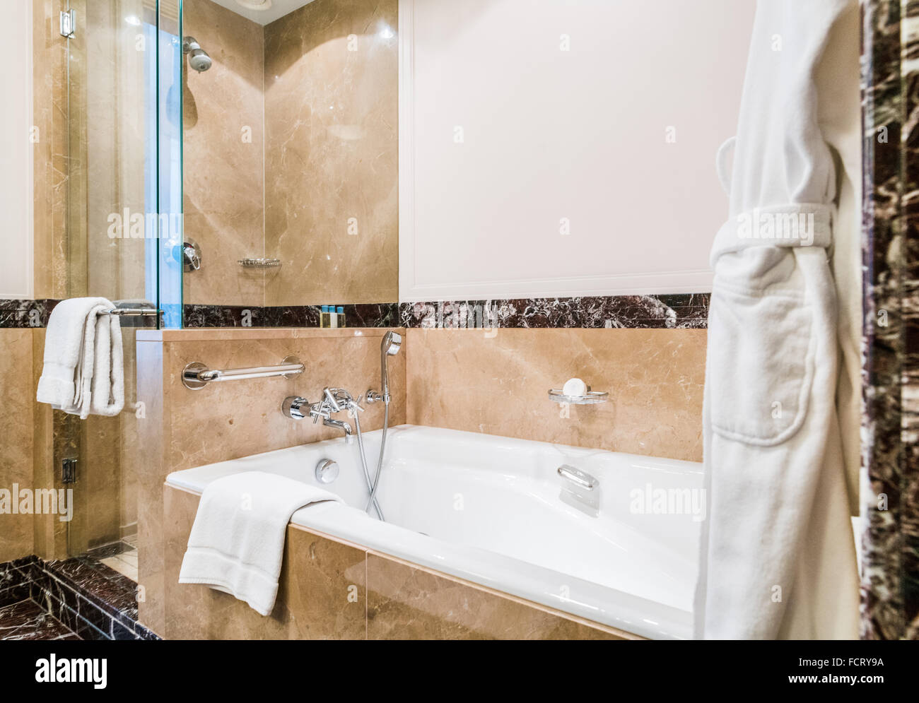 Separate shower and bathtub hi-res stock photography and images - Alamy