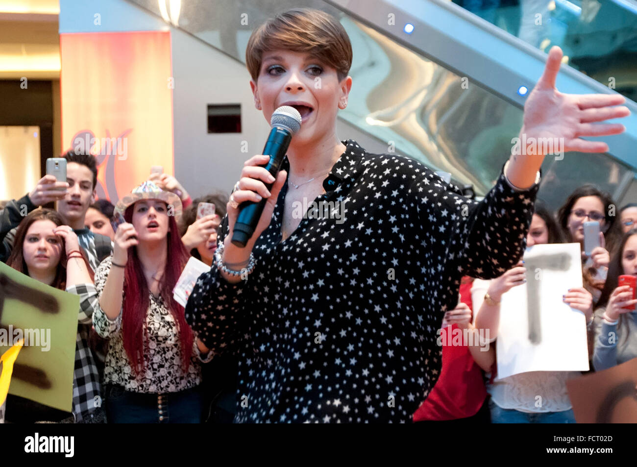 The great return of Italian singer Alessandra Amoroso, two years after ...