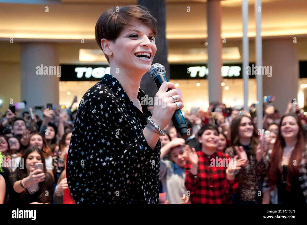 The great return of Italian singer Alessandra Amoroso, two years after ...