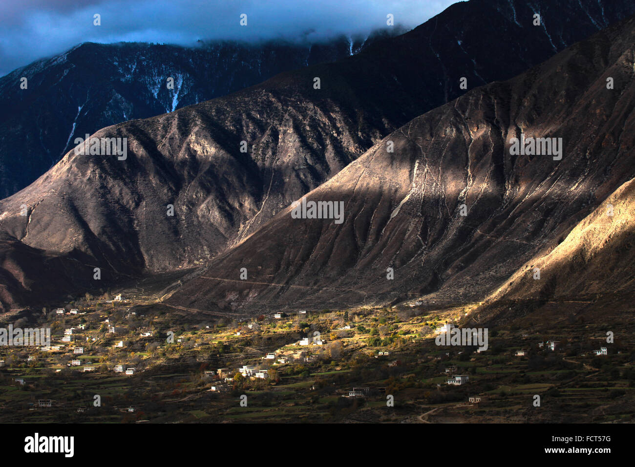ancient well salt field Stock Photo - Alamy