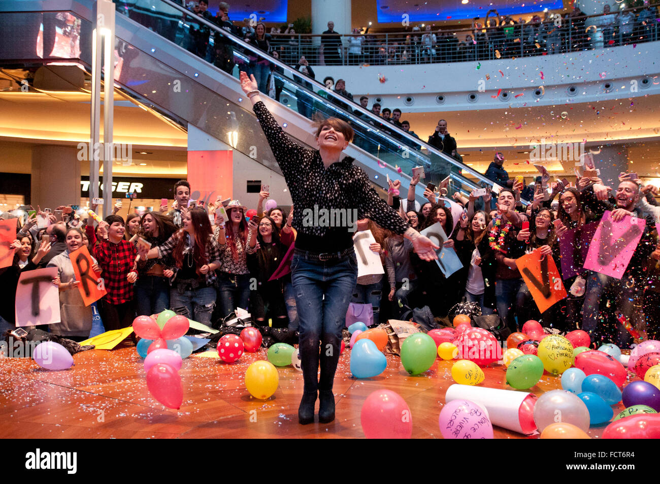 The great return of Italian singer Alessandra Amoroso, two years after ...