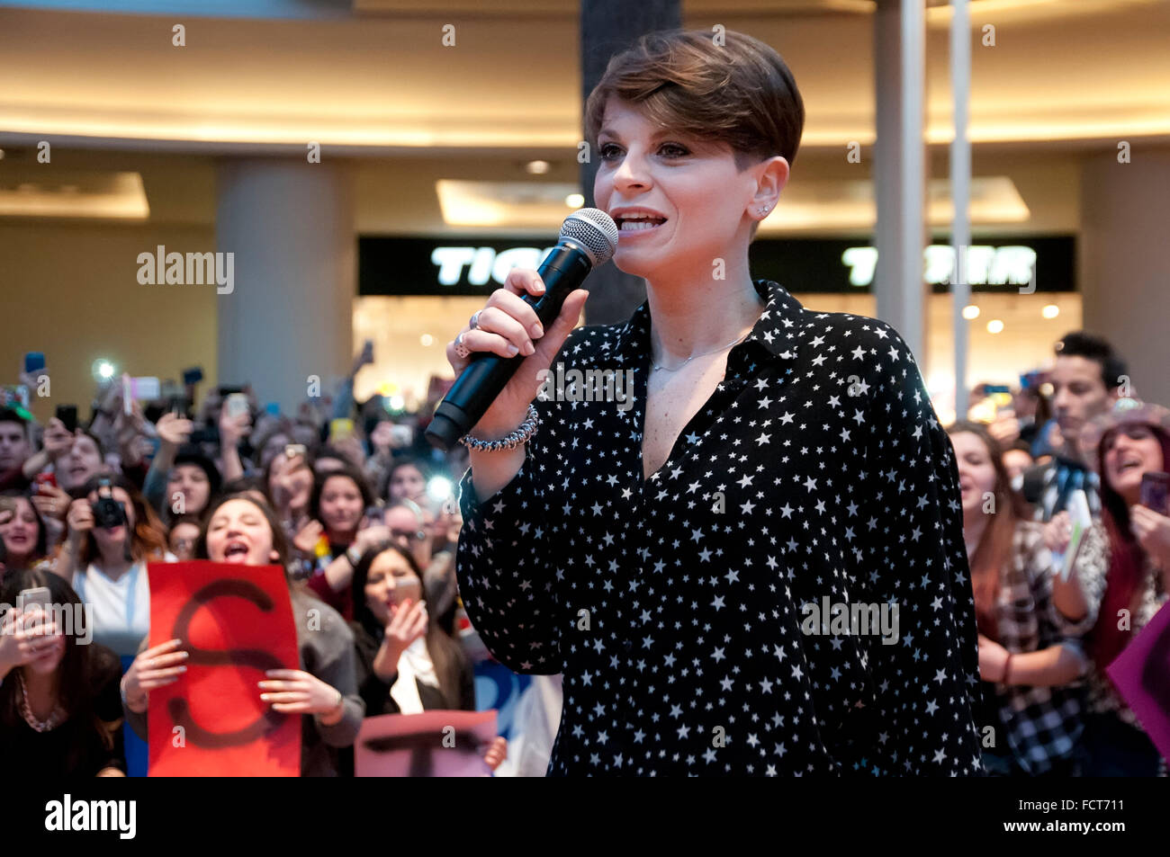 The great return of Italian singer Alessandra Amoroso, two years after ...