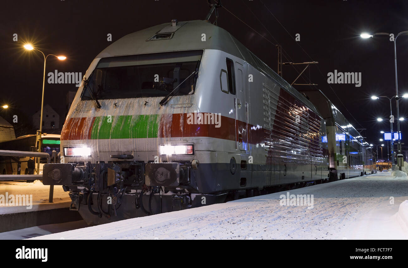 Train headlights at night hi-res stock photography and images - Alamy