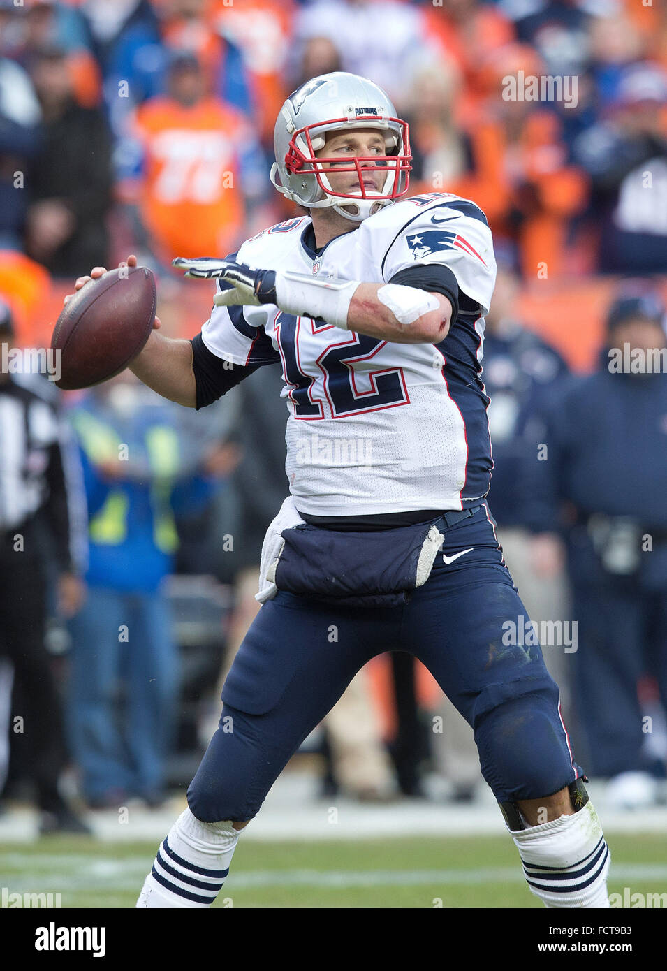 Denver, Colorado, USA. 24th Jan, 2016. Patriots QB TOM BRADY readies to ...