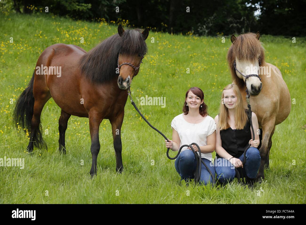 Women horses hi-res stock photography and images - Alamy