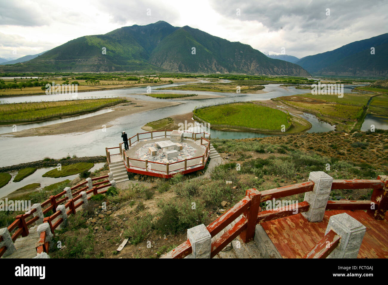 Linzhi hi-res stock photography and images - Alamy