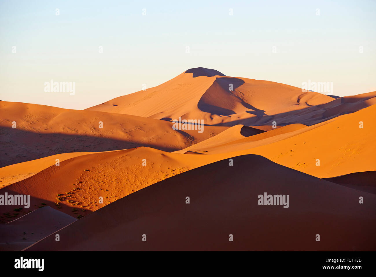 China desert hi-res stock photography and images - Alamy