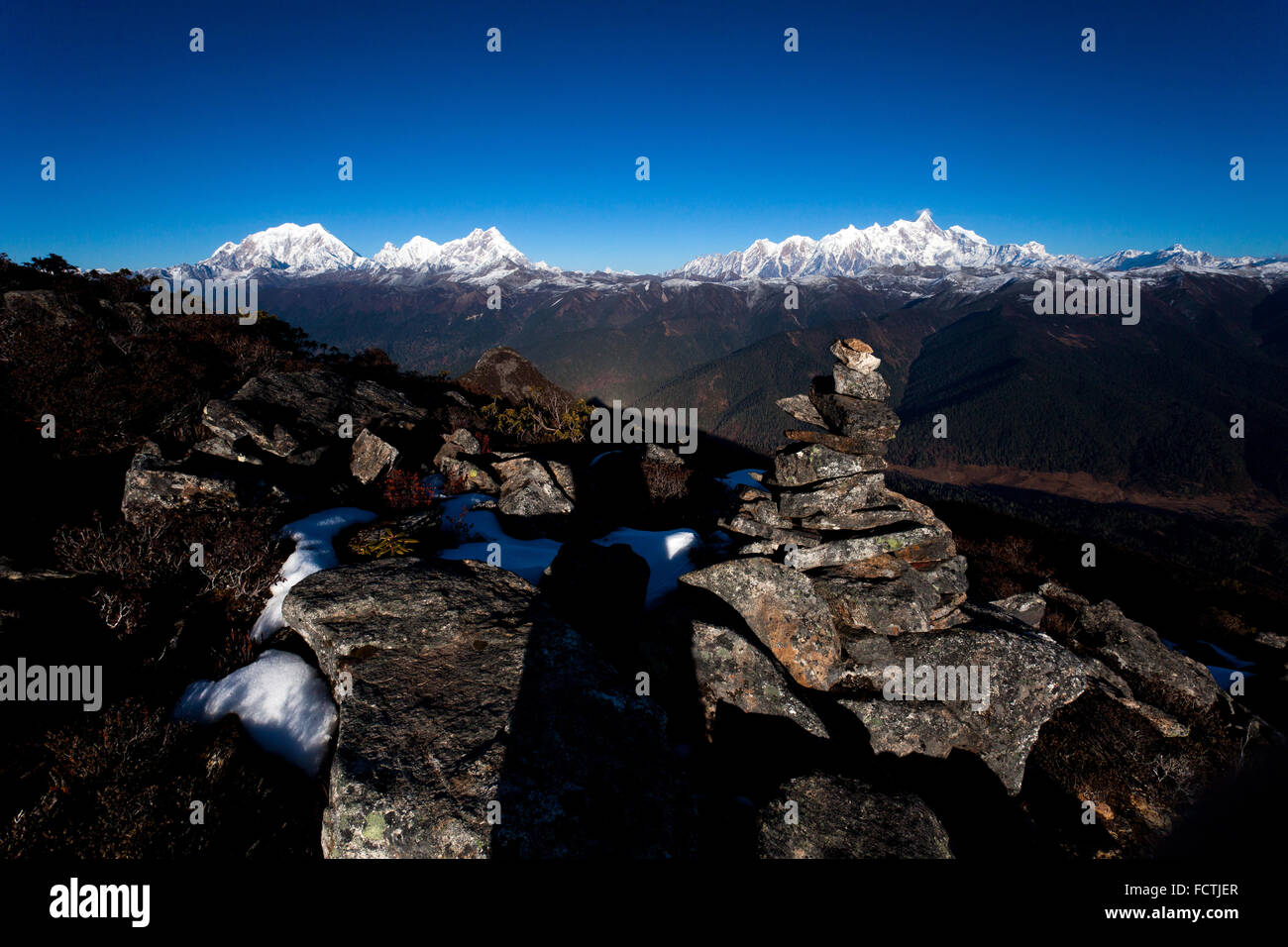 Namjagbarwa mountain hi-res stock photography and images - Alamy