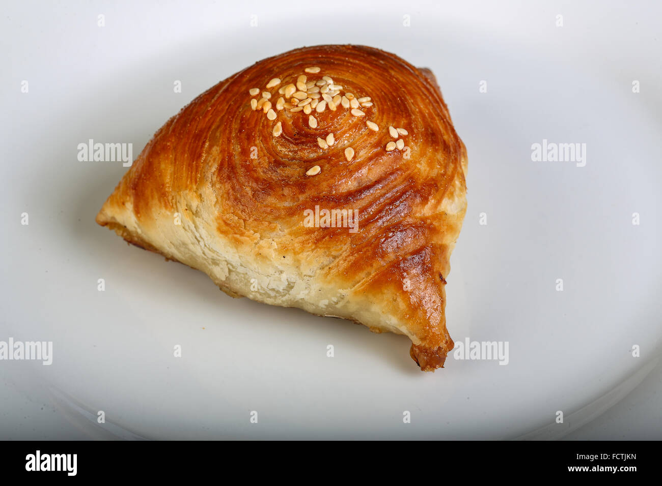 Uzbek traditional pastry - samsa with meat and spices Stock Photo - Alamy