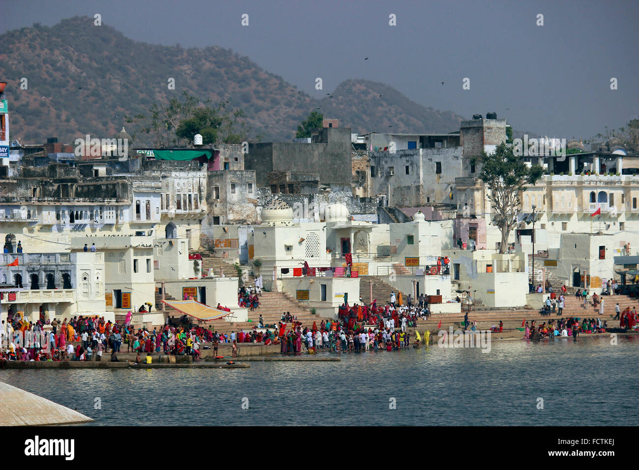Holy Pushkar Lake and Bathing Ghats, Pushkar, Rajasthan, India Stock ...