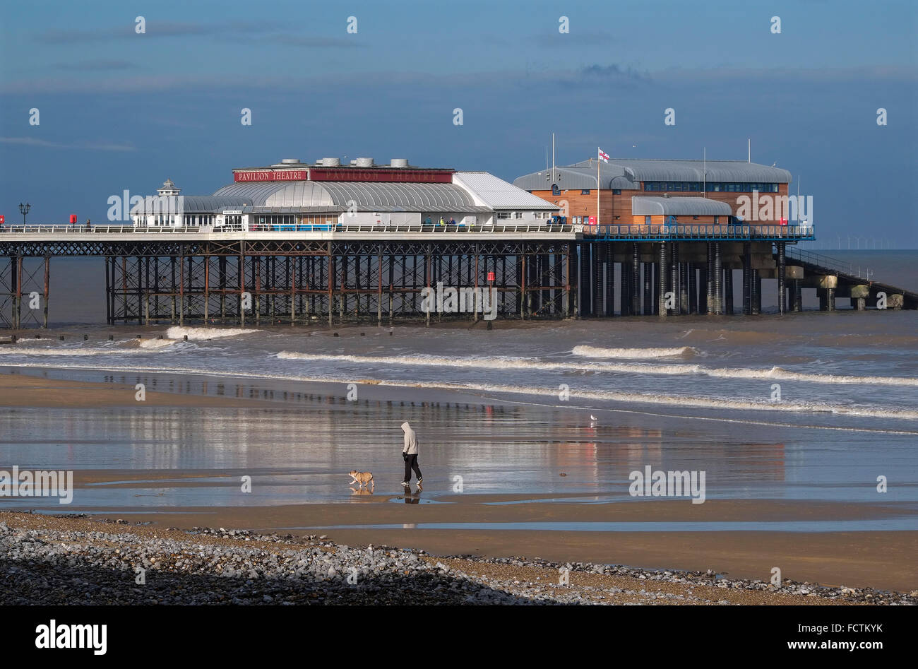 pavilion theatre, cromer pier, north norfolk, england Stock Photo - Alamy
