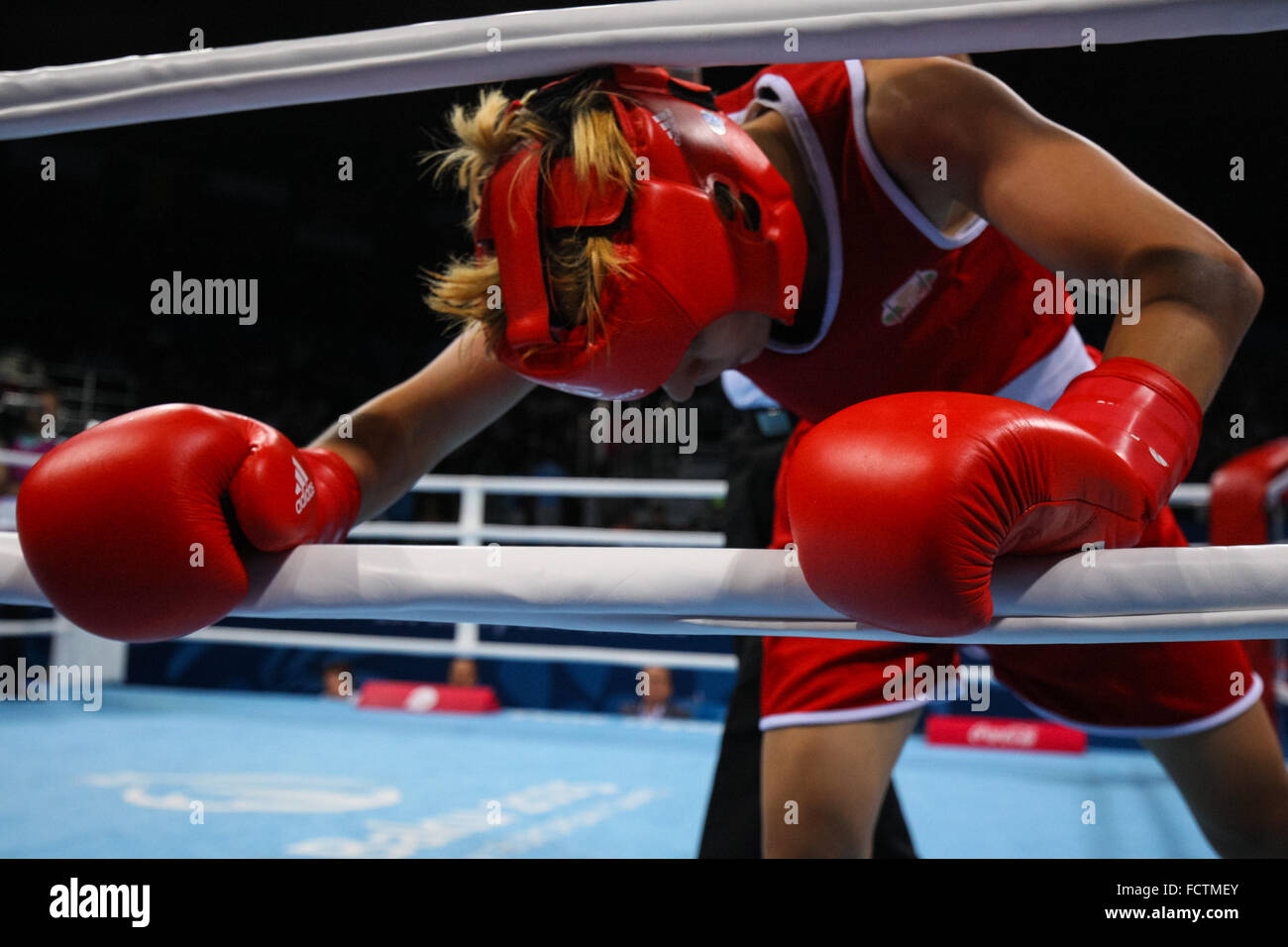 Nicola Adams (GBR, blue) and Stoyka Petrova (BUL, red). Women's Fly (48 ...