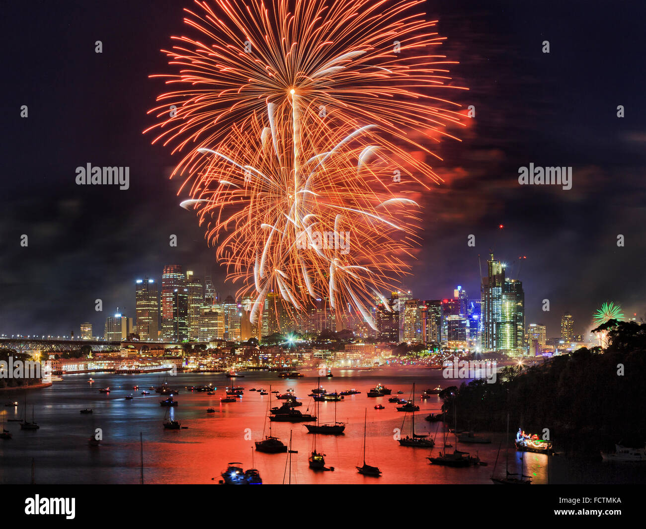 Red ball fireworks hi-res stock photography and images - Alamy