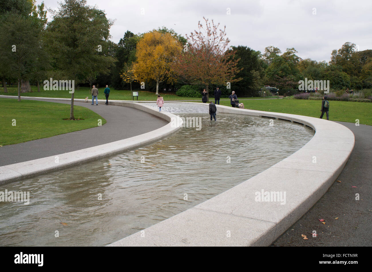 the Diana, Princess of Wales Memorial Fountain Stock Photo - Alamy