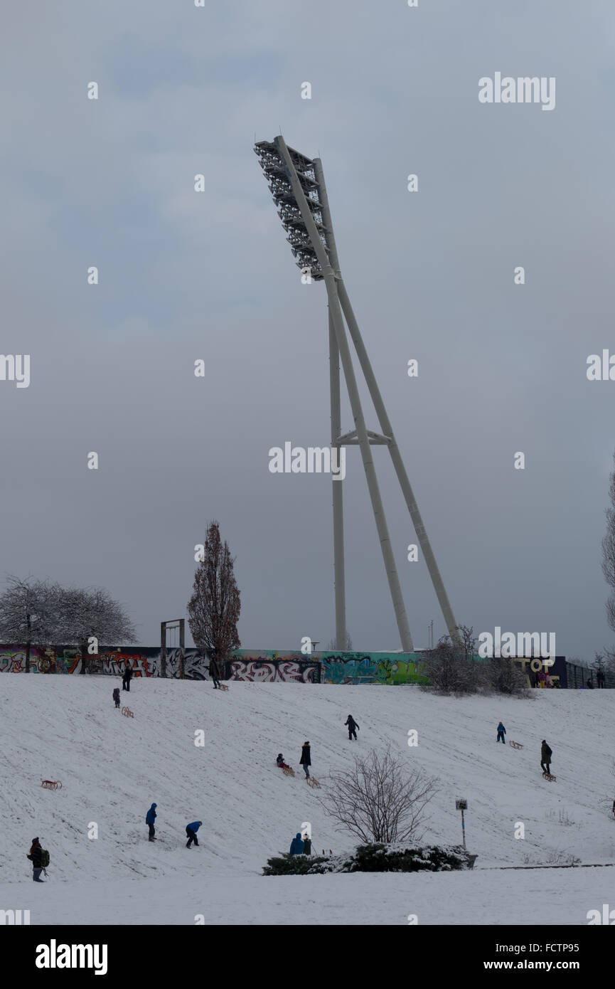 Germany stadium crowd hi-res stock photography and images - Alamy