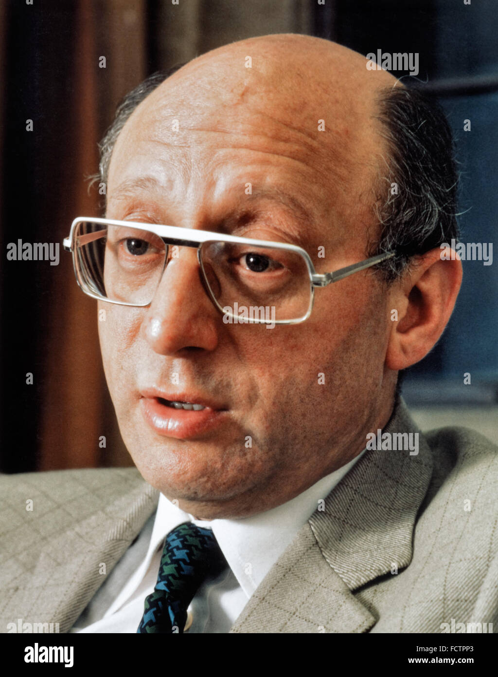 Sir gerald bernard kaufman hi-res stock photography and images - Alamy