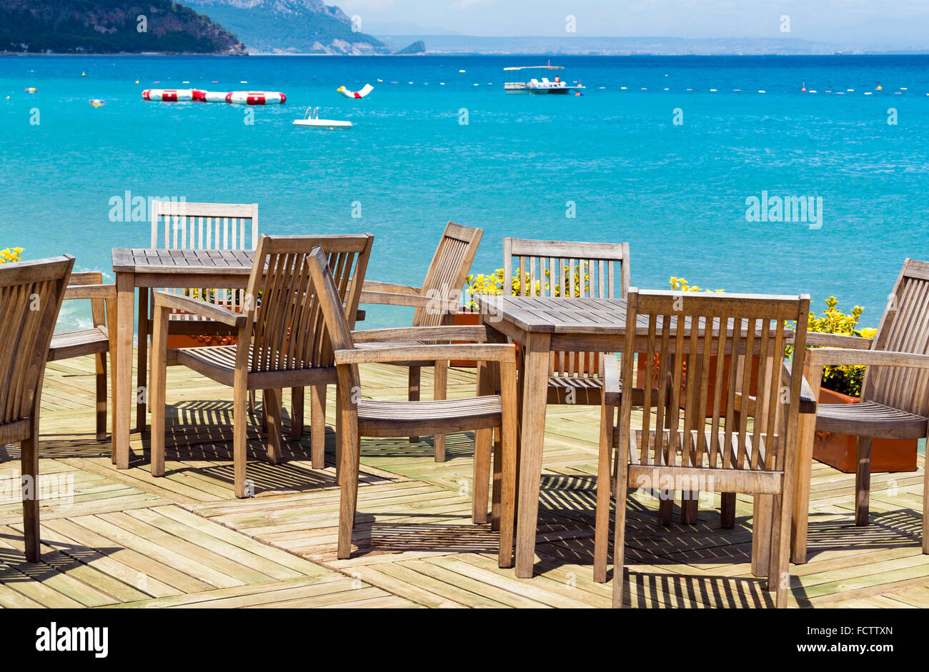 Cafe on the beach Stock Photo - Alamy