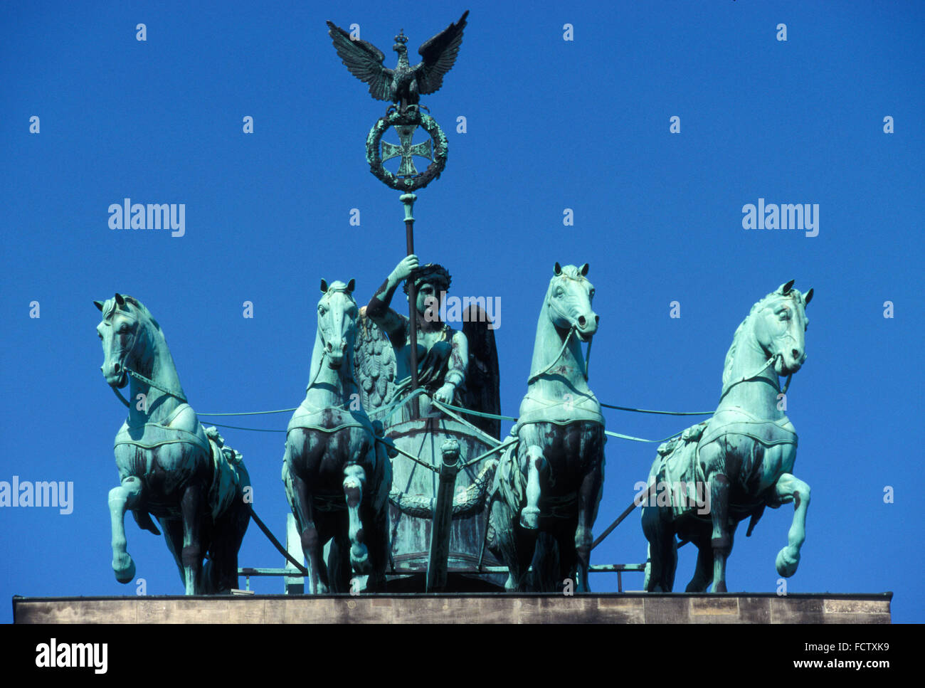 Europe, Germany, Berlin, the quadriga of the Brandenburg Gate. Europa ...