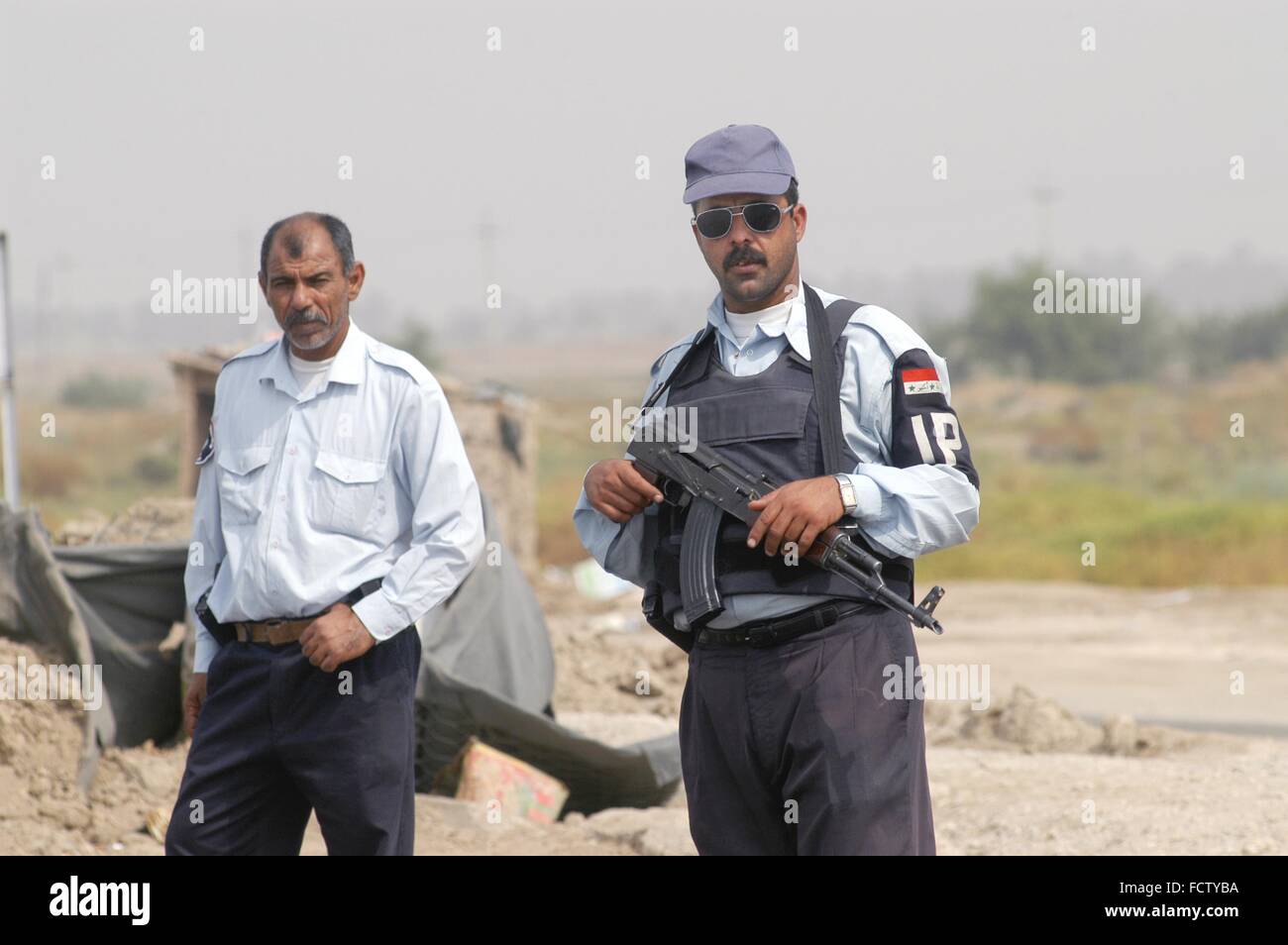 New reconstituted Iraqi police after the 2003 war, checkpoint on the ...