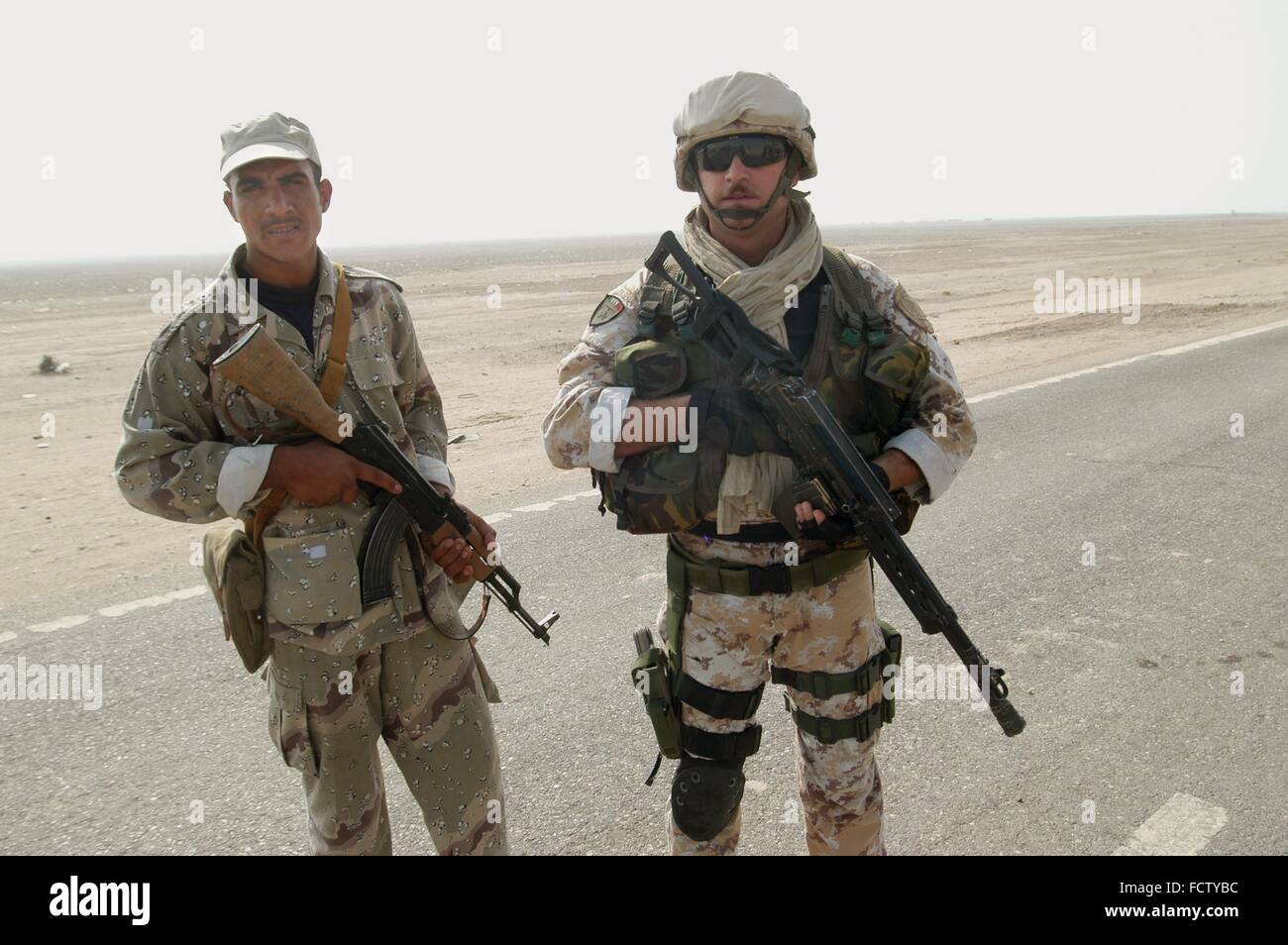 New reconstituted Iraqi army after the 2003 war, checkpoint on the ...
