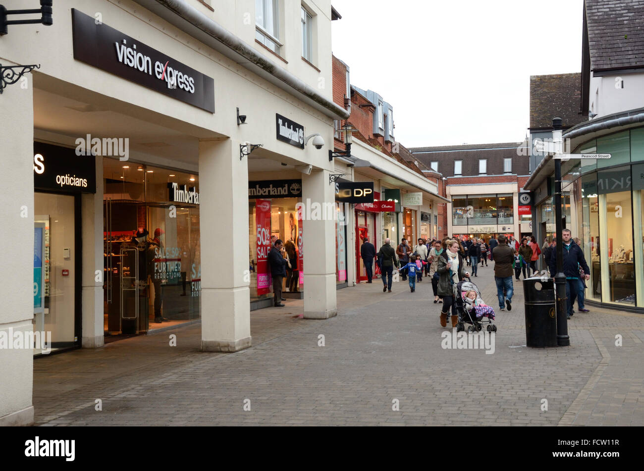 A view looking along King Edward Court in Windsor Stock Photo - Alamy