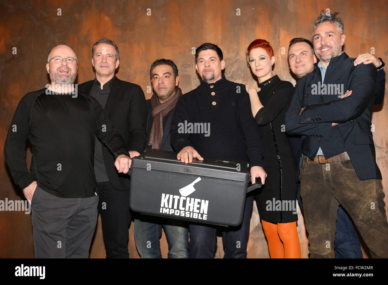 Hamburg, Germany. 25th Jan, 2016. TV cooks Christian Lohse (L-R ...