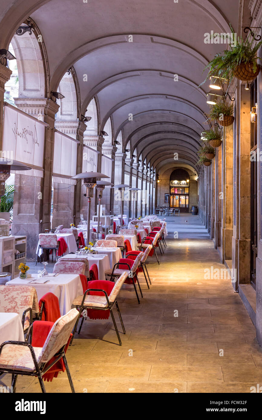 Old style restaurant hi-res stock photography and images - Alamy