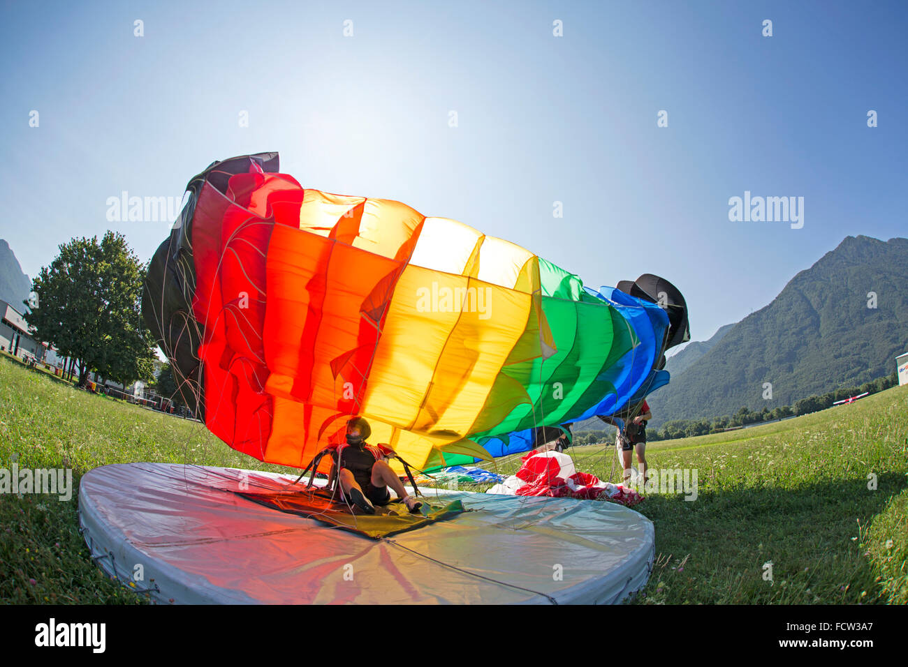Canopy approaches hi-res stock photography and images - Alamy
