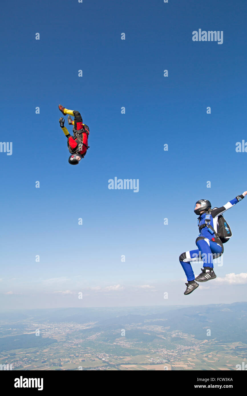 Plane flying over head hi-res stock photography and images - Alamy