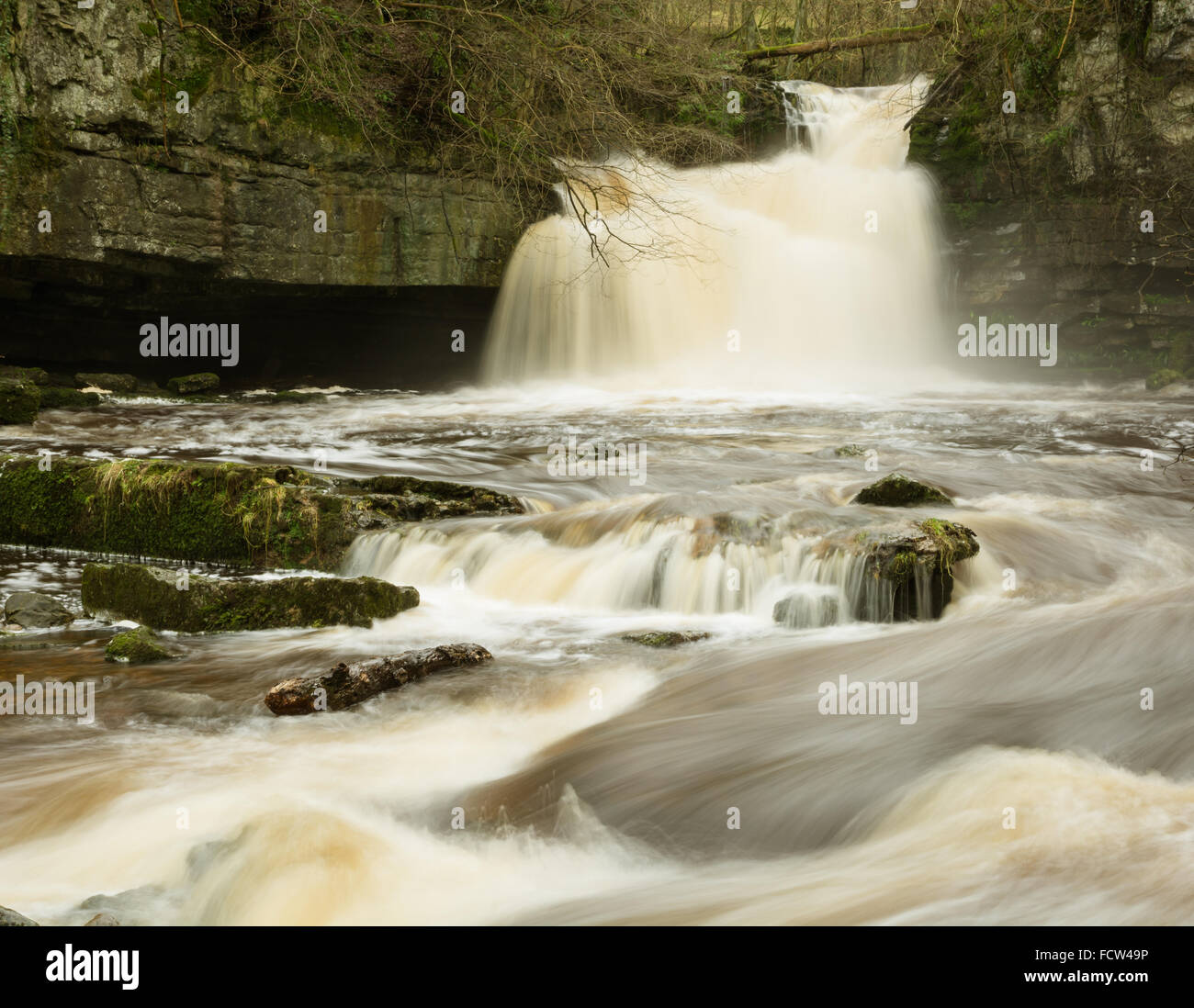 West Burton Falls 'Cauldron Force', in the Yorkshire Dales Stock Photo ...