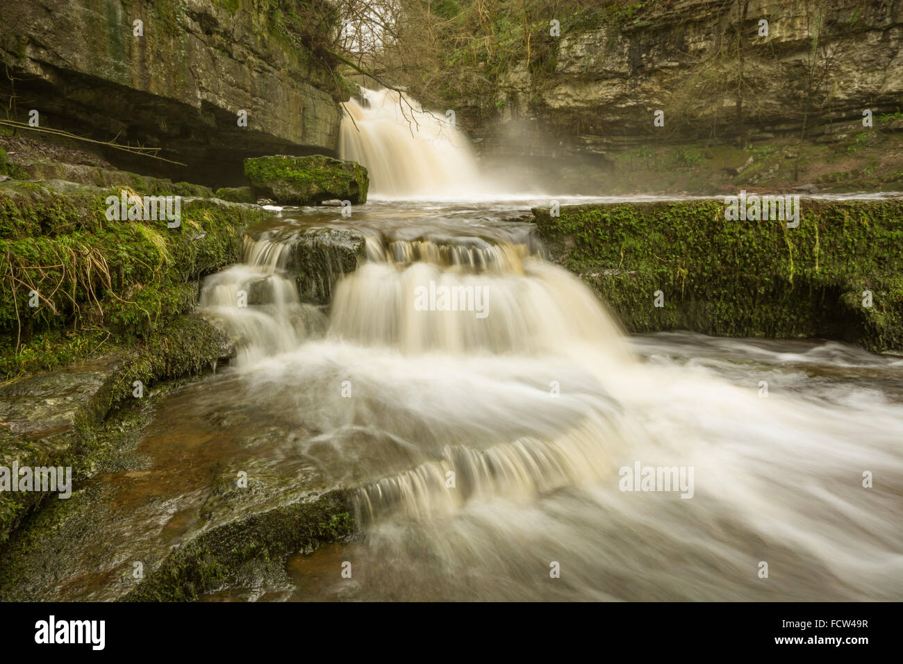 West Burton Falls 'Cauldron Force', in the Yorkshire Dales Stock Photo ...