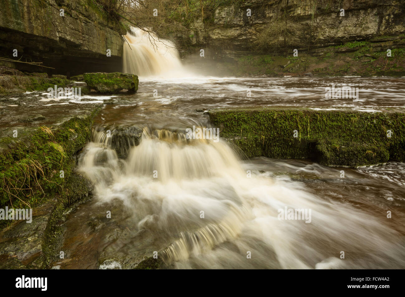 West Burton Falls 'Cauldron Force', in the Yorkshire Dales Stock Photo ...