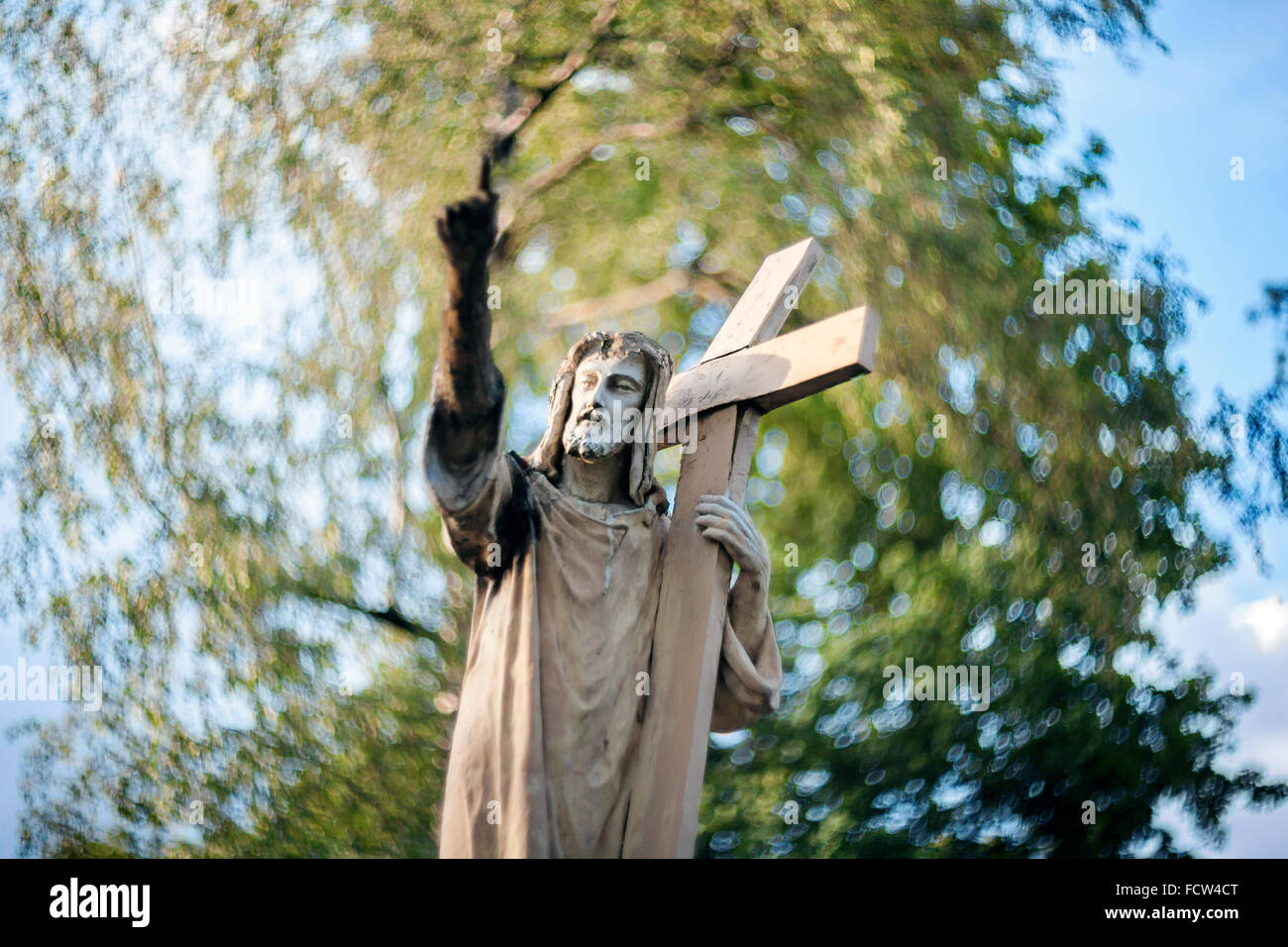 Jesus christ cross statue cemetery hi-res stock photography and images ...