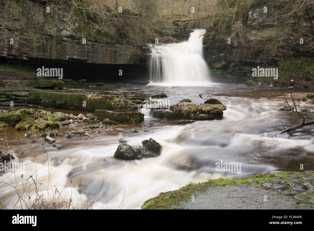 West Burton Falls 'Cauldron Force', in the Yorkshire Dales Stock Photo ...