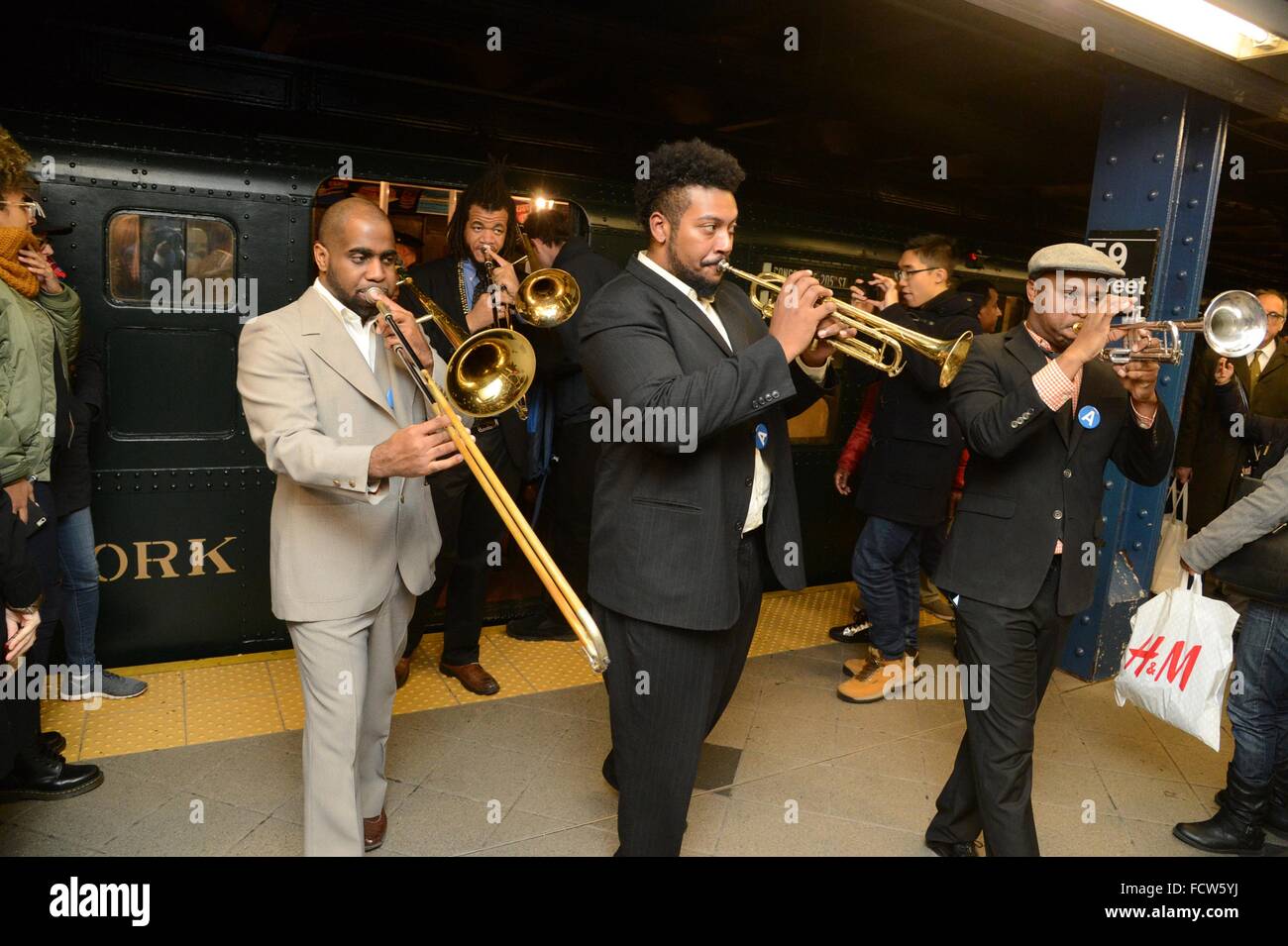 A pop-up jazz concert to commemorate the 100th anniversary of the birth ...