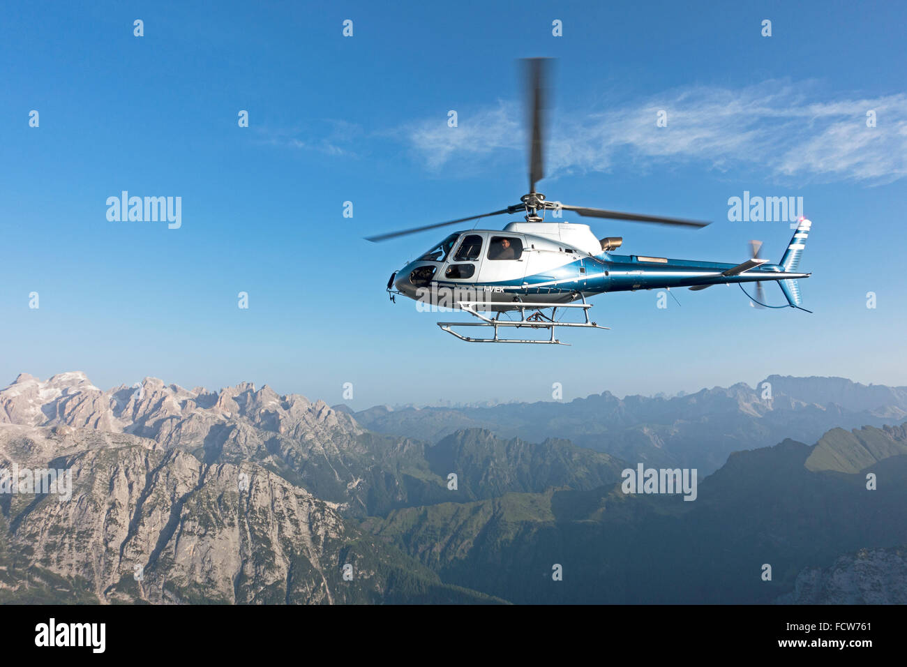 Helicopter rappelling hi-res stock photography and images - Alamy