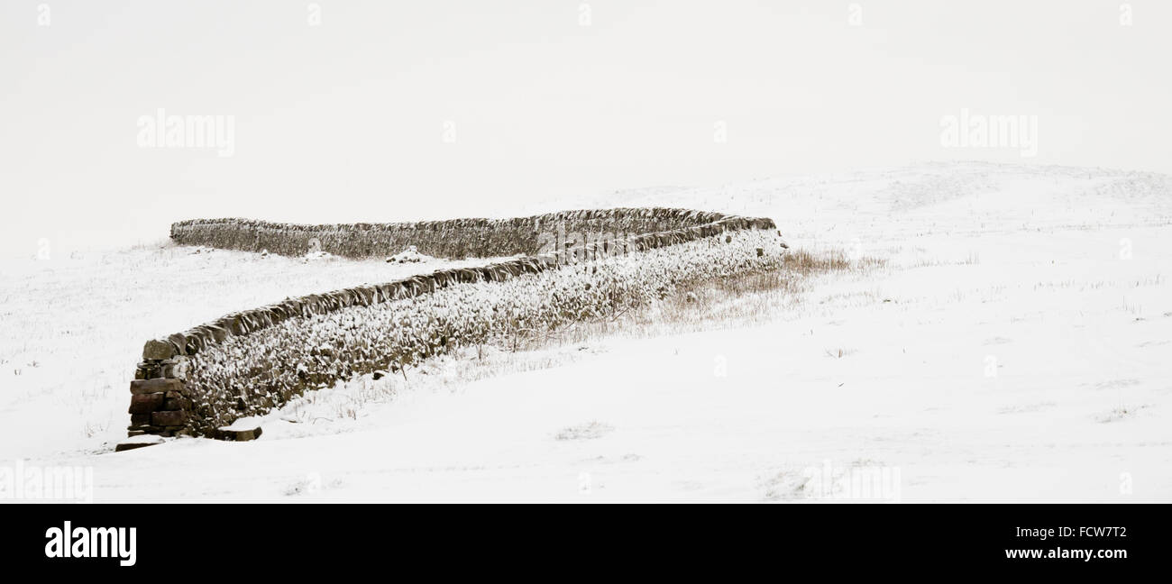 Dry stone wall snow hi-res stock photography and images - Alamy