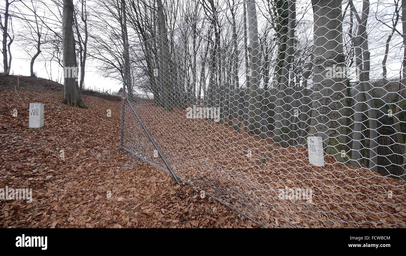 Spielfeld fence hi-res stock photography and images - Alamy