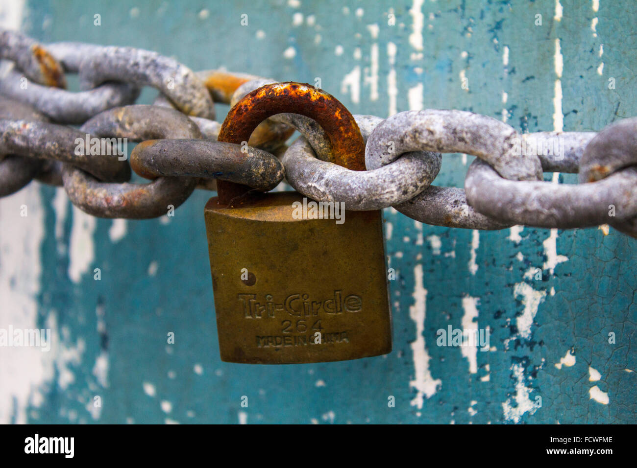 Rusty Padlock & Chain Stock Photo - Alamy
