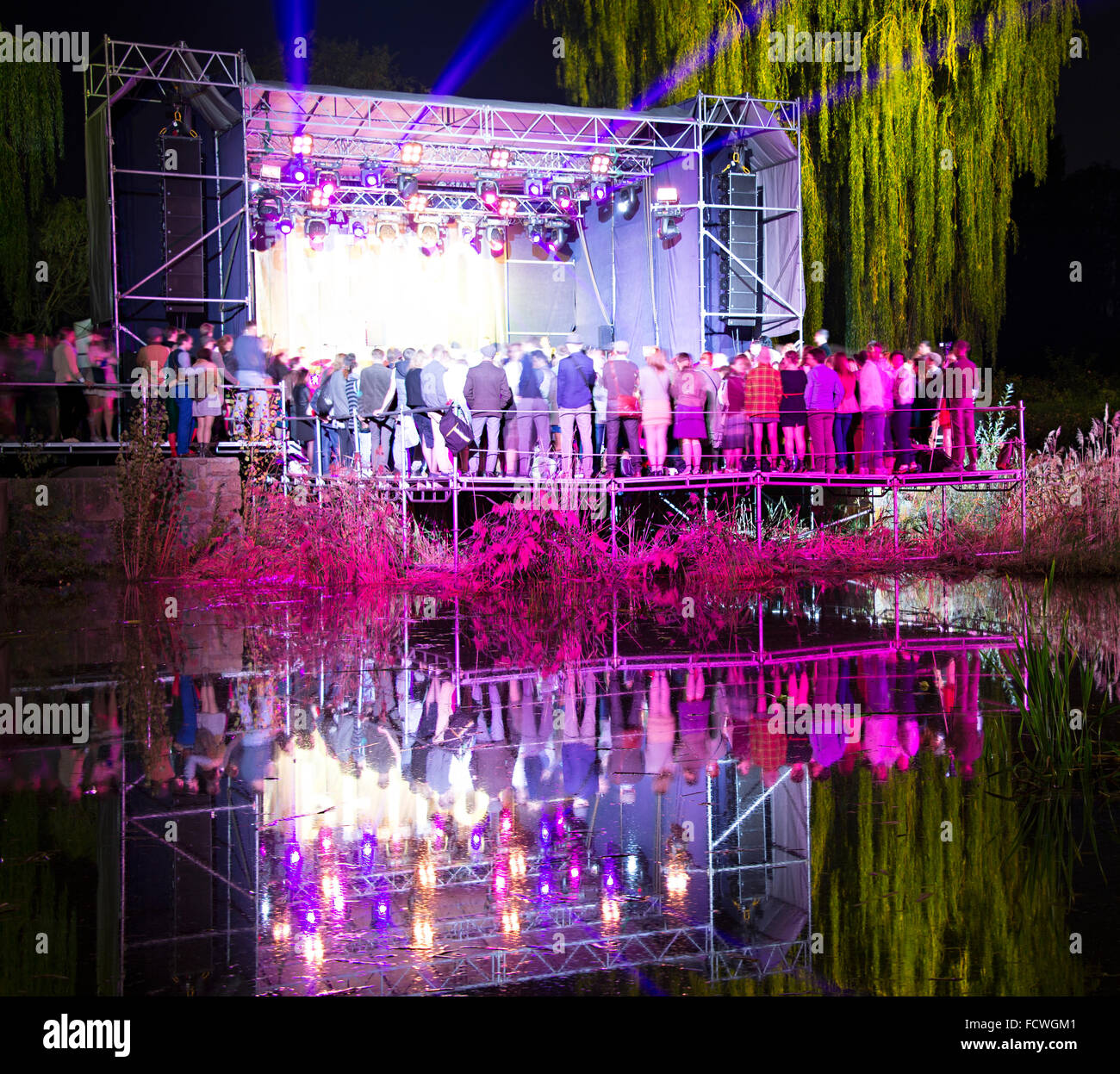 Concert night hi-res stock photography and images - Alamy