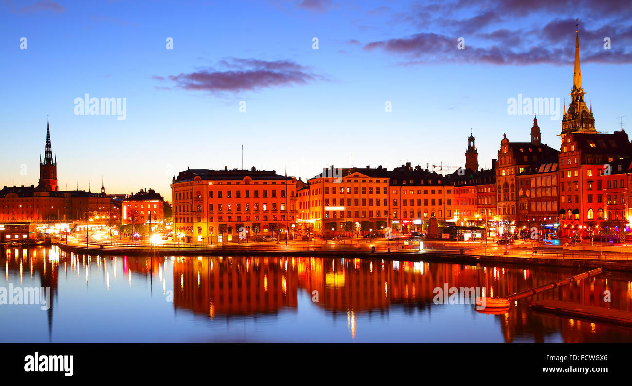 Old Town (Gamla Stan) of Stockholm at night Stock Photo - Alamy