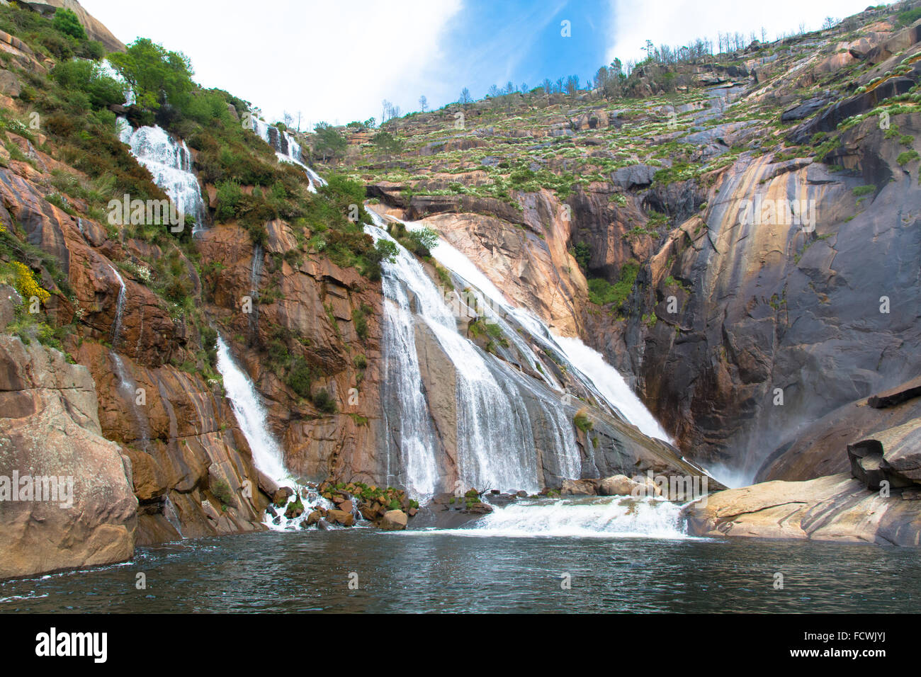 ézaro waterfall hi-res stock photography and images - Alamy