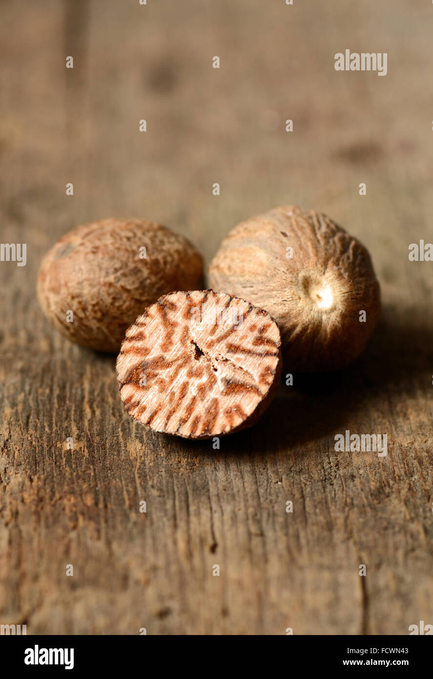 Nutmeg hi-res stock photography and images - Alamy
